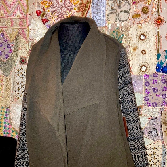 Forever 21 | Jackets & Coats | Wide Collar Sweater Sleeved Large Lapel ...